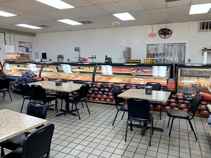 No designer lighting or trendy d&eacute;cor here&mdash;just clean tables waiting for you to experience food that doesn't need fancy surroundings to impress.