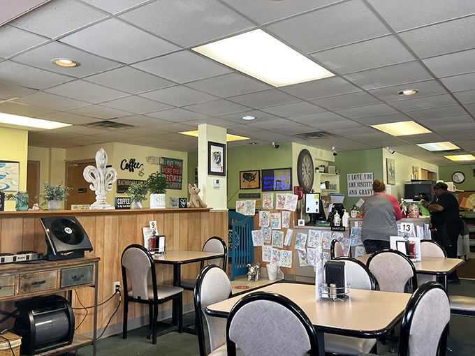 The warm, inviting interior where breakfast traditions are both honored and reinvented. Those wall decorations have witnessed countless "mmms" and "oh my goodness" moments.