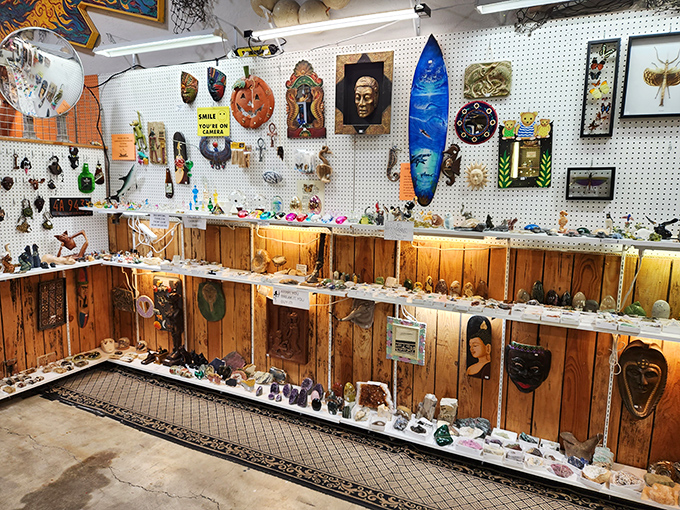 Nautical flags and fishing floats create a seaside symphony of color. The perfect souvenirs for those who prefer their beach memories tangible. 