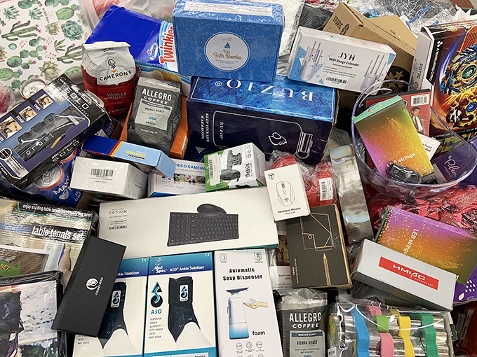 Gadget heaven unleashed! This technological treasure trove features everything from coffee makers to automatic soap dispensers&mdash;modern conveniences at vintage prices.