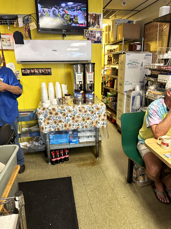 Sweet tea on tap and sports on the TV&mdash;the unofficial requirements of any proper Alabama eatery. Come for breakfast, stay for the atmosphere.