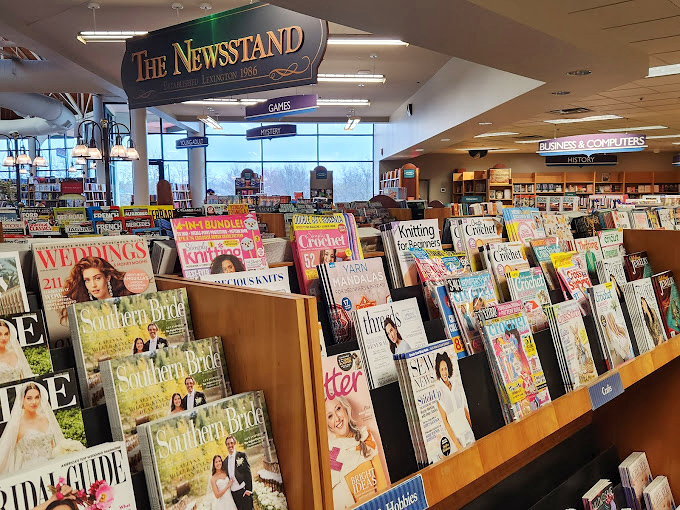 Endless rows of magazines featuring bridal fashion and creative hobbies invite you to find inspiration for your next big project.