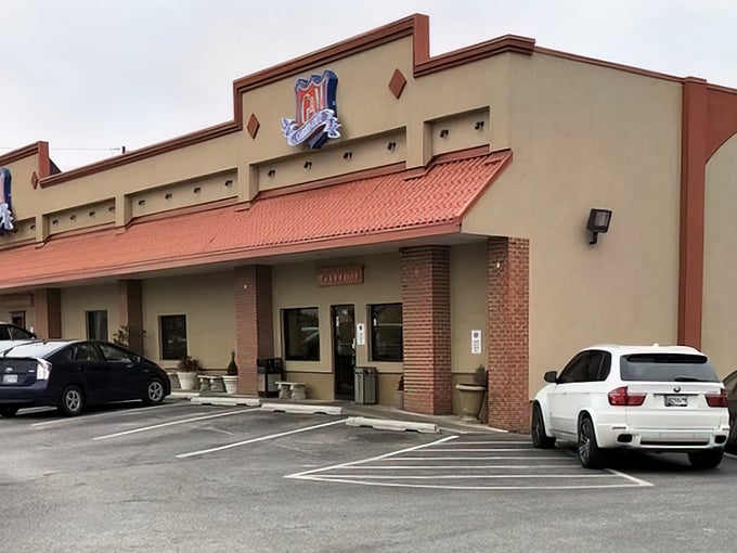 Even on a gray day, G&M's exterior promises warmth and satisfaction within. Your stomach is already thanking you.