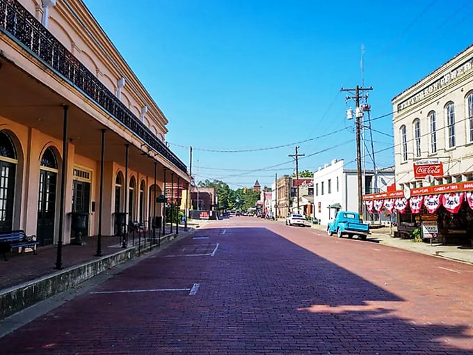 Jefferson's main thoroughfare invites leisurely strolls and spontaneous discoveries. The brick-paved street isn't just a road—it's the town's red carpet to the past.