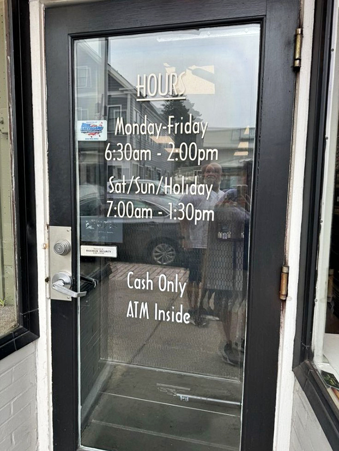 These hours tell a story&mdash;early risers welcome, afternoon nappers accommodated, and the promise of breakfast that's worth setting an alarm for.