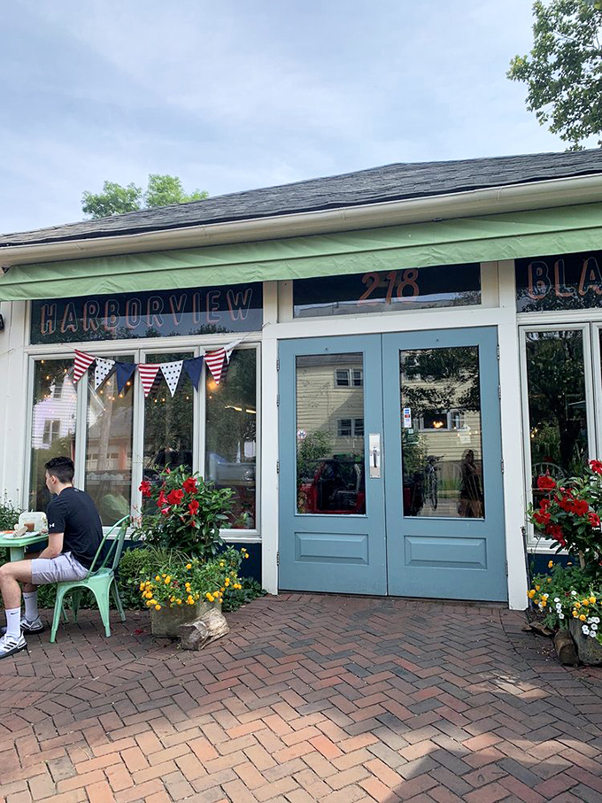 The entrance to breakfast nirvana, complete with brick pathway and seasonal flowers. Your diet plan's final resting place. 