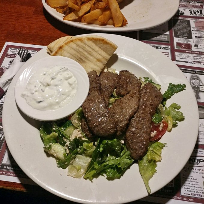 Mediterranean meets New Jersey in this gyro platter. The tzatziki sauce is so good you'll be tempted to ask for it by the quart.