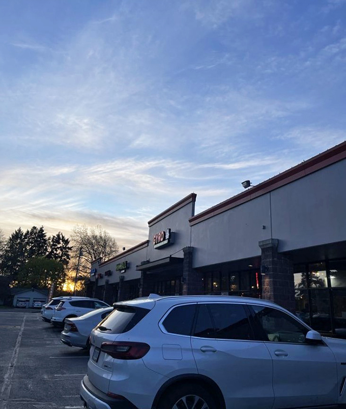 As the Oregon sun sets, Gyro House glows with promise. Even from the parking lot, you can almost smell the spices calling your name.