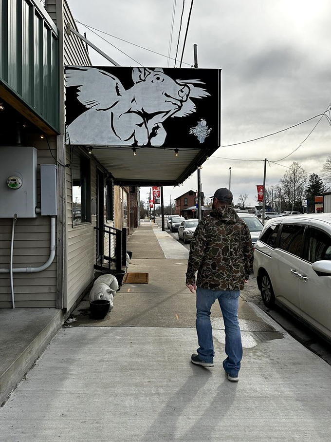 The flying pig sign says it all: at 17th Street, pork has been elevated to an art form worth traveling for, rain or shine.