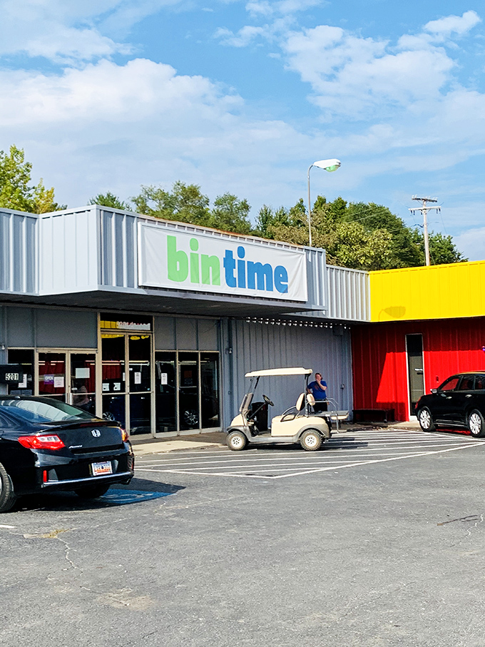 Another location, same treasure-hunting possibilities. Bintime's colorful exterior hints at the rainbow of deals waiting inside.