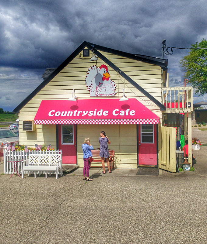 Even the stormy skies can't diminish the cheerful welcome of this roadside beacon of breakfast excellence.