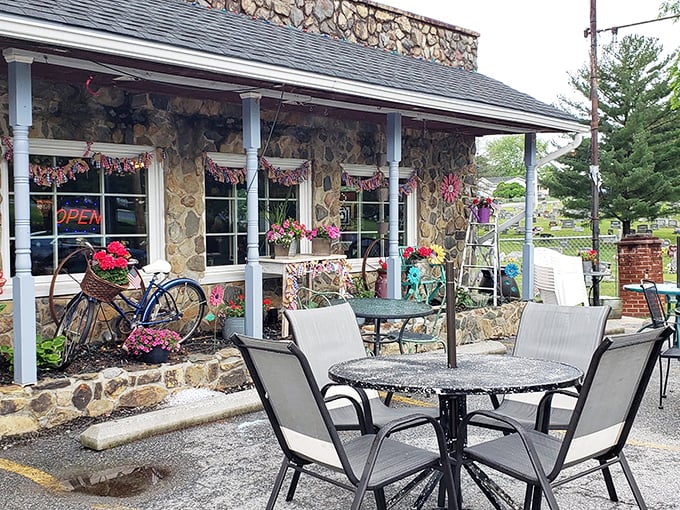 Warm wood tones, ceiling fans, and Coca-Cola signs &ndash; not designed by an Instagram influencer, but by generations of knowing what works.