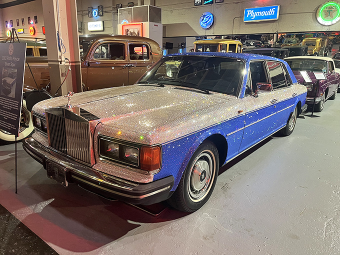 Diamonds aren't just a girl's best friend&mdash;they're apparently a Rolls-Royce's favorite outfit too. This bedazzled beauty redefines automotive bling.