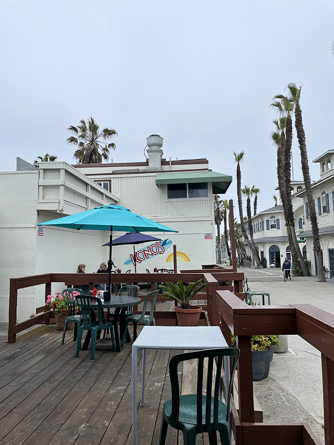 The outdoor deck at Kono's—where breakfast becomes an event. Once you've eaten here, regular tables seem tragically landlocked.
