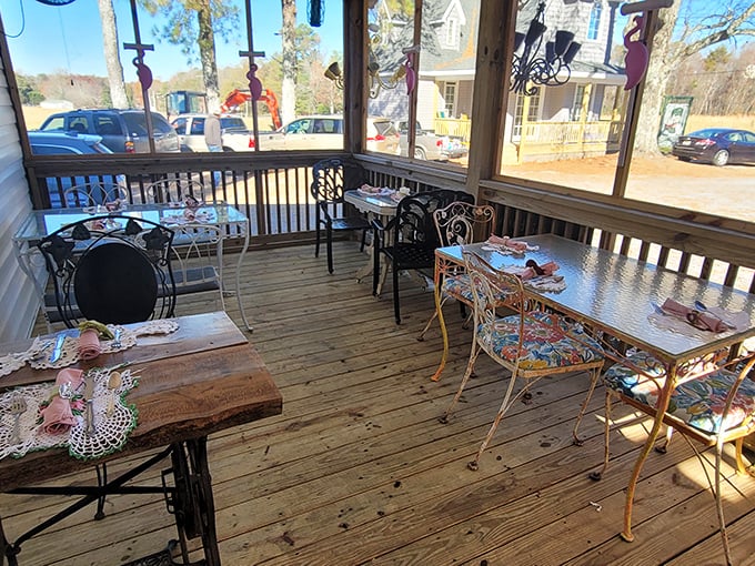 The screened porch offers al fresco dining without uninvited guests (looking at you, mosquitoes), perfect for savoring both the food and mountain breezes.