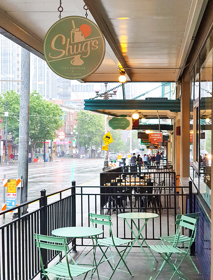 Seattle's famous rain can't dampen the charm of these mint-green outdoor tables. The perfect spot to watch the world go by, one lick at a time.