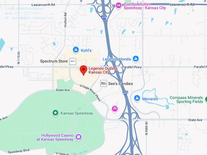 16. legends outlets kansas city map