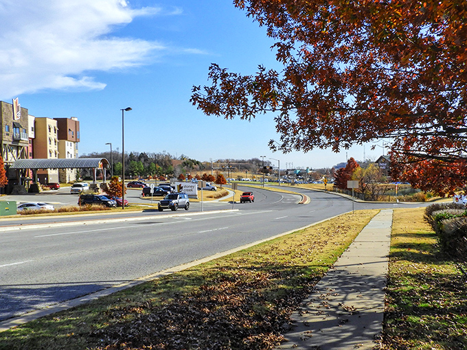 Broken Arrow's wide boulevards and modern amenities offer small-town charm with big-city convenience—retirement paradise hiding in plain sight!