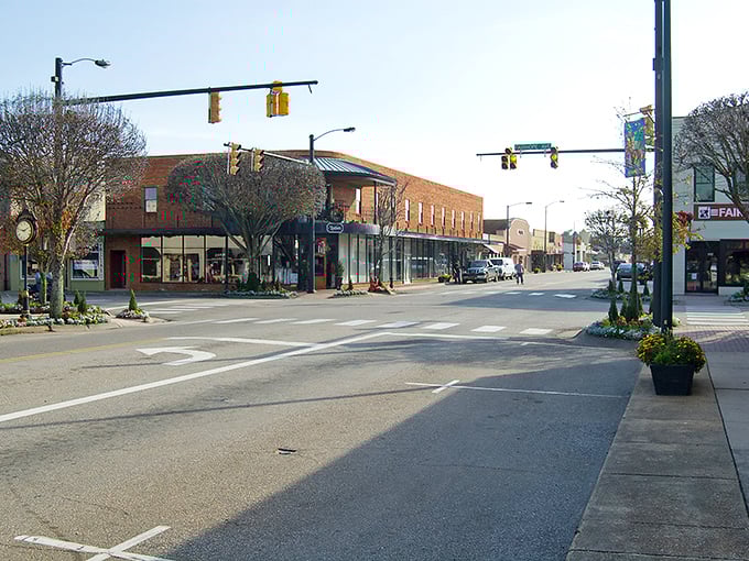 Fairhope's downtown streets look like they were designed by someone who actually likes people. Imagine that!