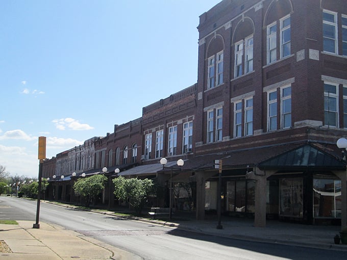 Downtown Coffeyville's charming storefronts whisper tales of economic sensibility, where your Social Security check might actually cover more than just utilities.