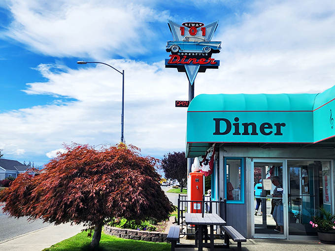 Waiting for your Hi-Way 101 breakfast feels like standing in line for the best ride at the nostalgia amusement park.
