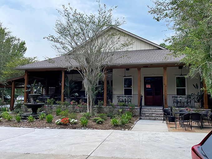 Country-home vibes with five-star steak credentials. This porch has welcomed countless happy diners seeking beef nirvana.