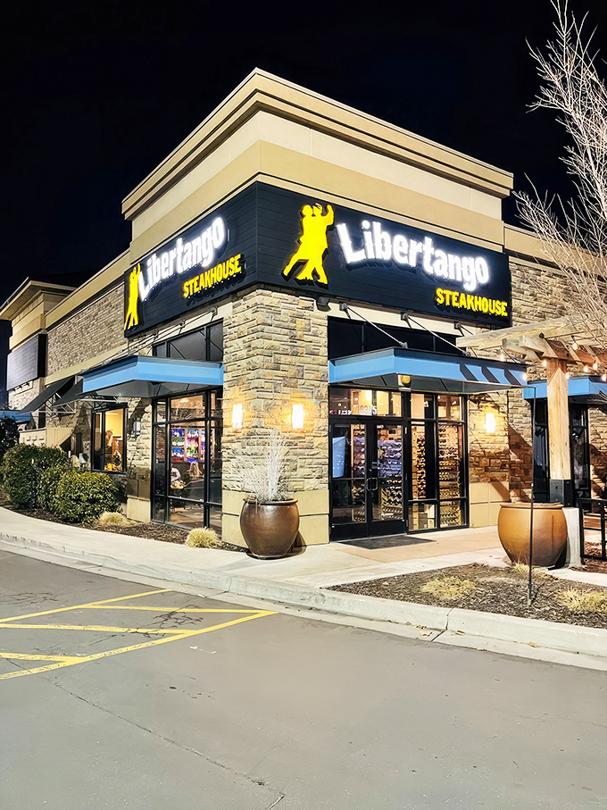 That dancing couple logo isn't just for show &ndash; your taste buds will be doing the tango after experiencing their flame-kissed steaks.