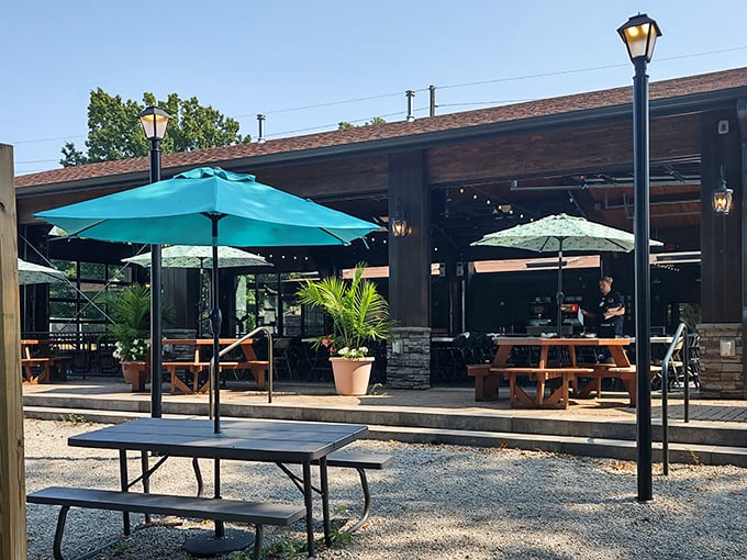 Sunshine, fresh air, and zero pretension. Mike Linnig's outdoor seating area feels like the backyard party everyone wants an invitation to.