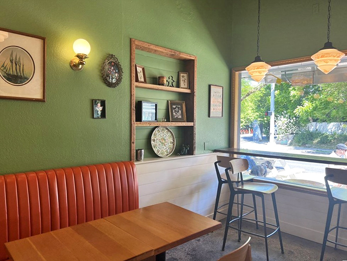 Cozy mint walls meet orange banquette seating in this retro-chic pie sanctuary. The kind of place where calories simply don't count. 