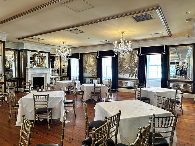 Crystal chandeliers illuminate white-clothed tables while colonial portraits watch over your meal&mdash;they've seen centuries of diners and probably some spilled wine too.