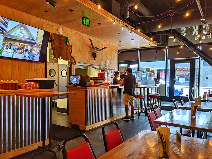 Wood paneling, longhorn d&eacute;cor, and that unmistakable aroma&mdash;step inside and you're no longer in Seattle but somewhere south of the Red River.