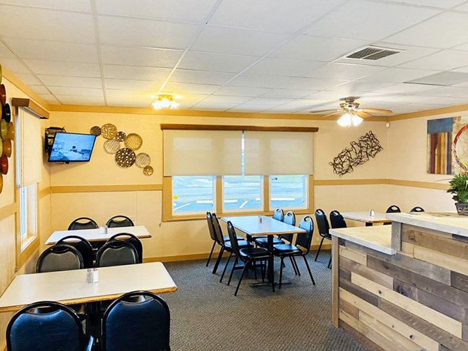 Inside, warm yellow walls and simple furnishings create the perfect backdrop for the star of the show&mdash;the food.