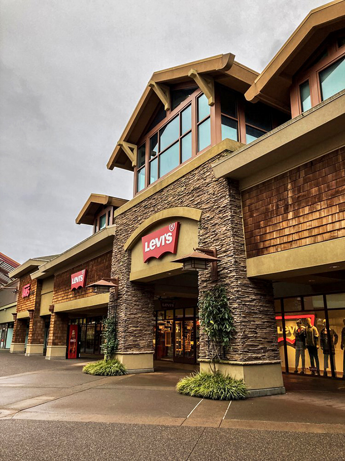 Levi's storefront combines rustic Northwest architecture with America's denim heritage &ndash; like a lumberjack who suddenly developed impeccable fashion sense.
