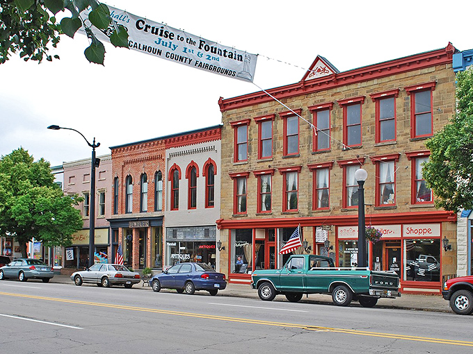 A banner announces "Cruise to the Fountain" &ndash; because in Marshall, even classic cars slow down to admire the architecture.