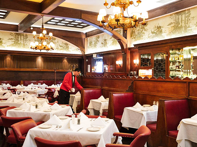 Red leather booths and mahogany paneling transport you to another era&mdash;this isn't manufactured nostalgia, it's the real Hollywood deal.