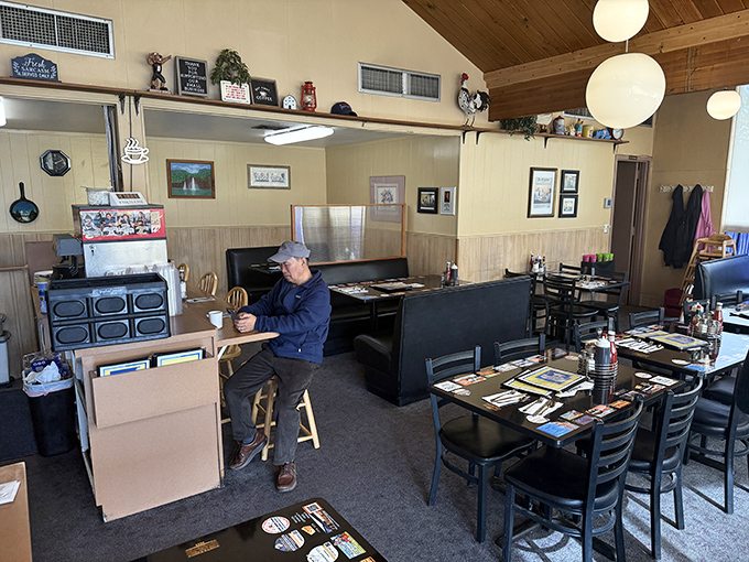 Inside Gateway Breakfast House, time stands deliciously still. Wood-paneled walls and globe lights create the perfect backdrop for morning philosophy sessions.