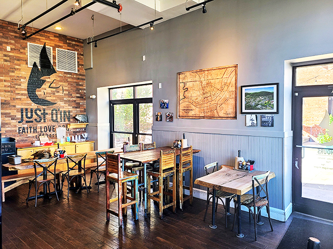 Industrial-chic meets barbecue comfort in this warm interior where the Cincinnati map reminds you exactly where barbecue heaven is located.