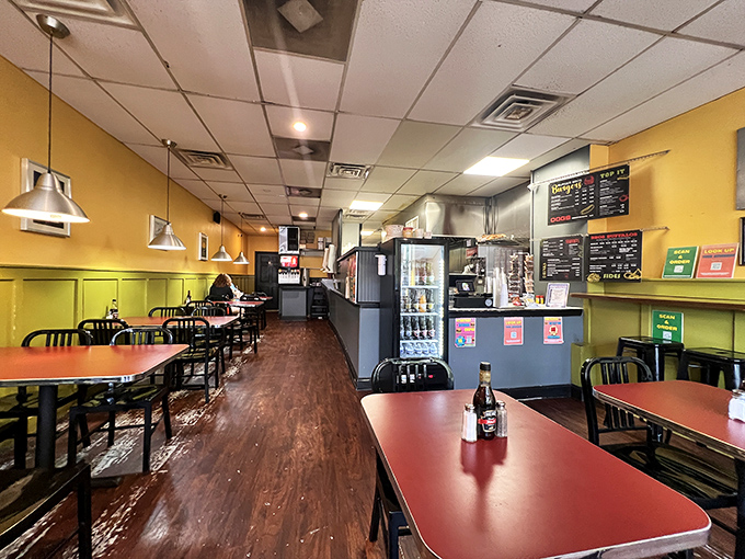 No-frills yellow walls and simple tables say, "We're not here for the d&eacute;cor awards." They're too busy focusing on what matters: the burgers.