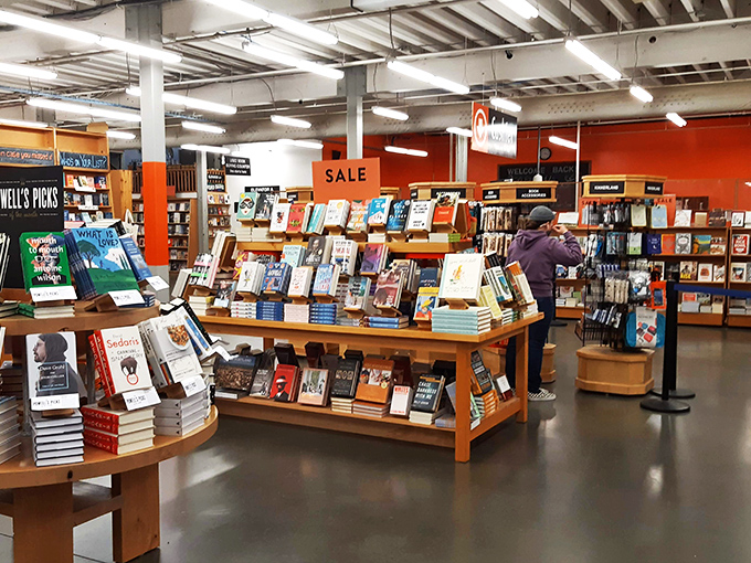 Industrial chic meets literary paradise. Those exposed pipes have witnessed countless readers finding their next great adventure beneath them. 
