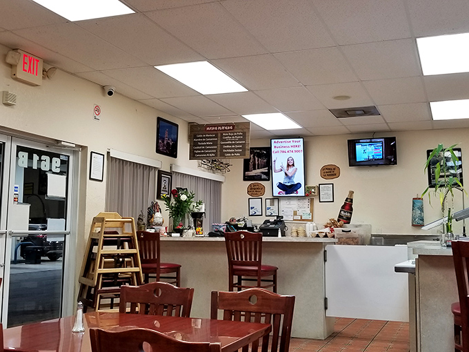 Simple wooden tables and no-nonsense d&eacute;cor tell you everything you need to know&mdash;this place puts its energy into the food, not fancy furnishings.