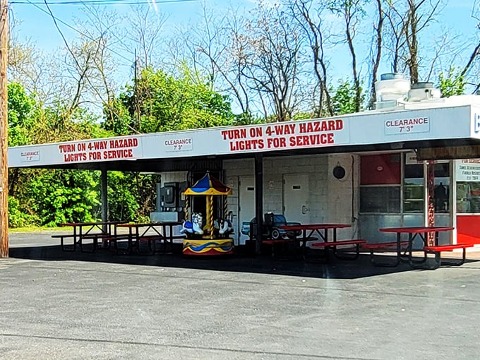 Car-side service that transports you back to simpler times. Flash your hazards, and like magic, dinner appears at your window&mdash;no smartphone app required. 