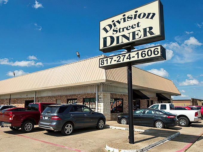 Division Street Diner's no-nonsense exterior hides a breakfast wonderland. That full parking lot tells you everything you need to know!