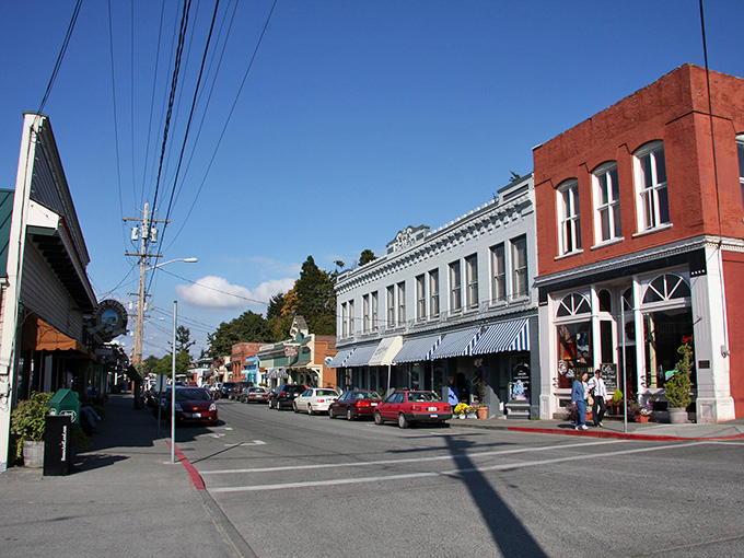 La Conner: Historic charm with a waterfront view. The kind of main street where shopkeepers remember your name and your coffee order.
