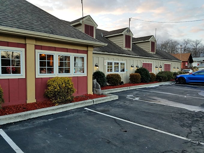 Smuggler's Cove's charming country-house exterior hides a seafood lover's paradise, like finding buried treasure in the Poconos.