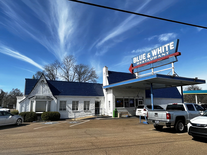 Classic Americana at its finest! This vintage roadside stop has been fueling both cars and hungry travelers since before Elvis was king. 