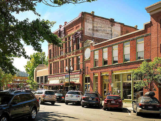 Harbor views and mountain vistas make Bellingham the Pacific Northwest's version of a perfect postcard.