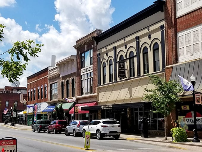 These vibrant row houses in Bristol could tell tales of bootleggers and bluegrass legends if their colorful walls could talk.