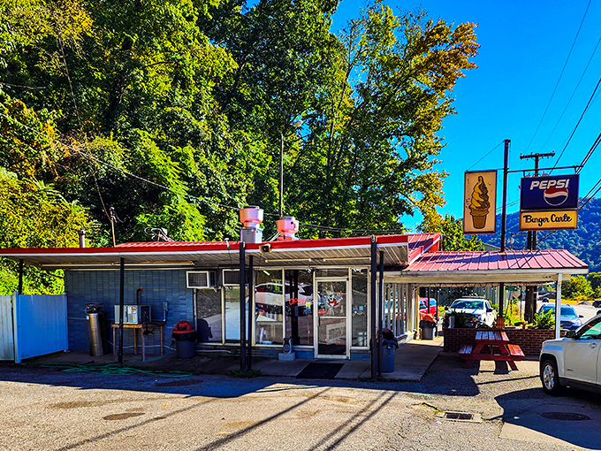 Where the American flag flies high and the burgers fly off the grill. Burger Carte's outdoor seating area&mdash;nature's dining room.