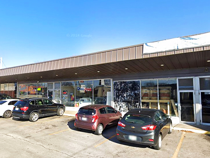 The unassuming strip mall location of Daylight Donuts is like that quiet friend who turns out to be the life of the party.
