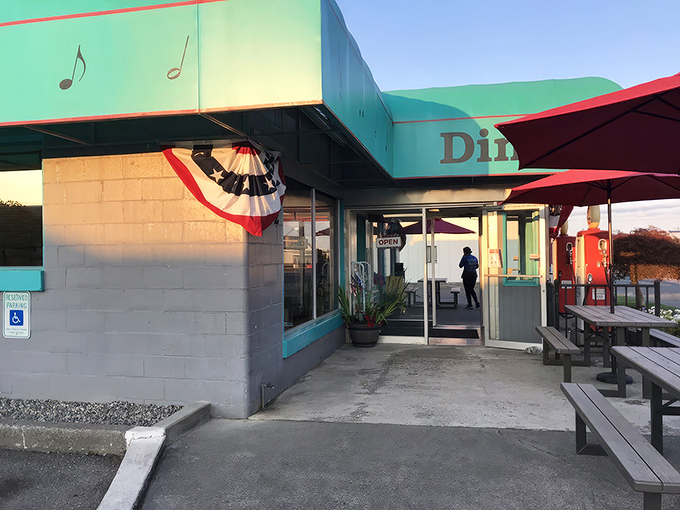 The Hi-Way 101 Diner looks like it was plucked from an American Graffiti set, complete with music notes that practically dance off the walls.